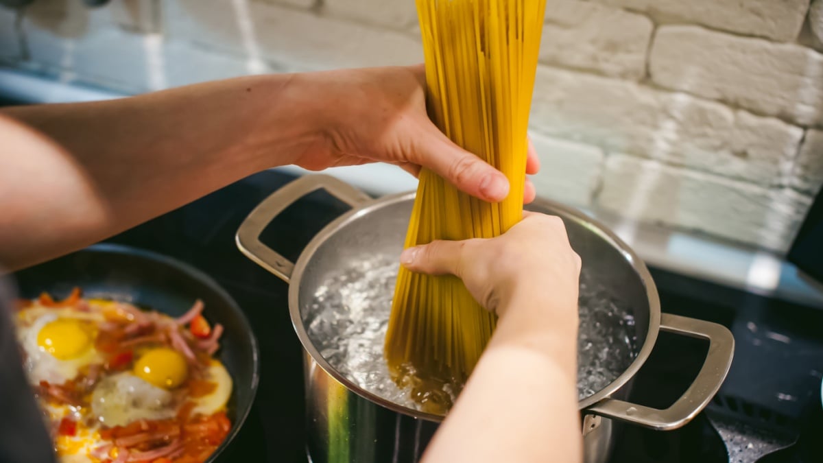 10 Cheap and Easy Meals Frugal People Always Eat - A Dime Saved